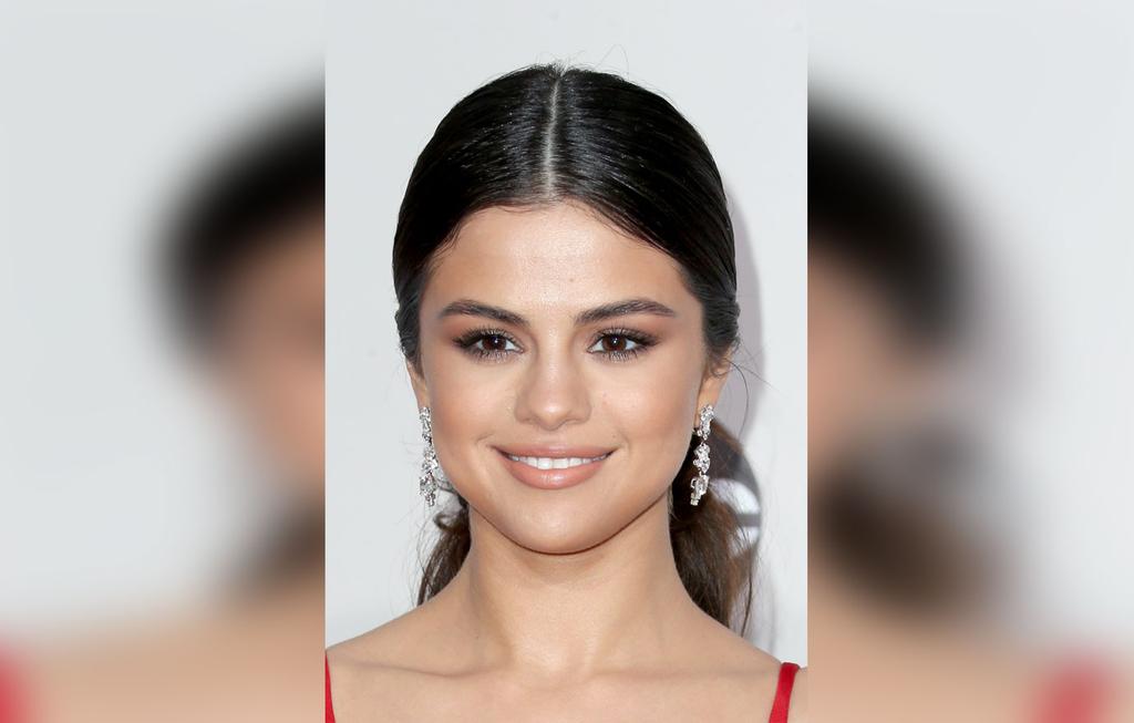 Selena Gomez's Luscious New Lips Exposed By Top Plastic Surgeons