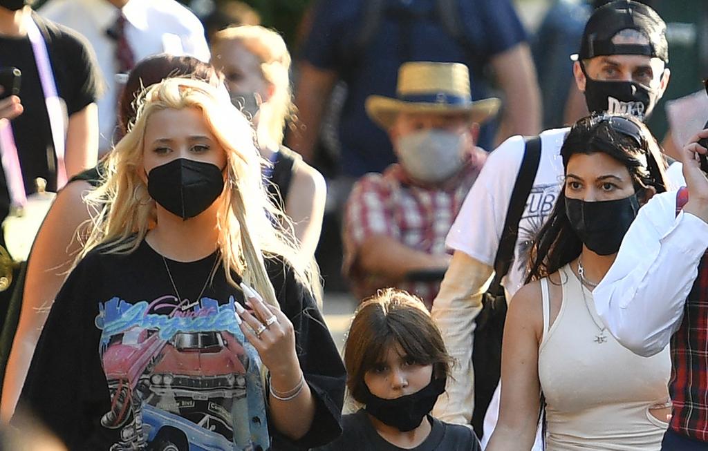 Shanna Moakler 'Furious' With Daughter Alabama for Cozying up to ...