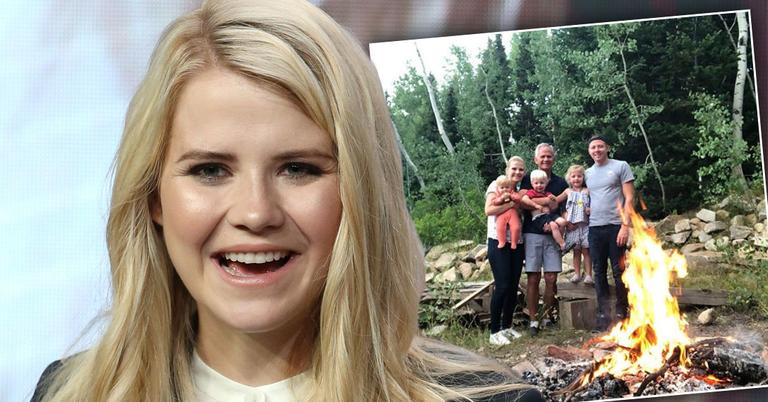 Elizabeth Smart Shares Photo With Father After Gay Reveal