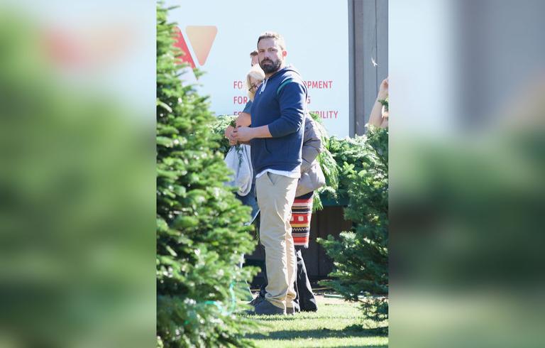Family Guy! Ben Affleck Takes His Kids Christmas Tree Shopping – See ...