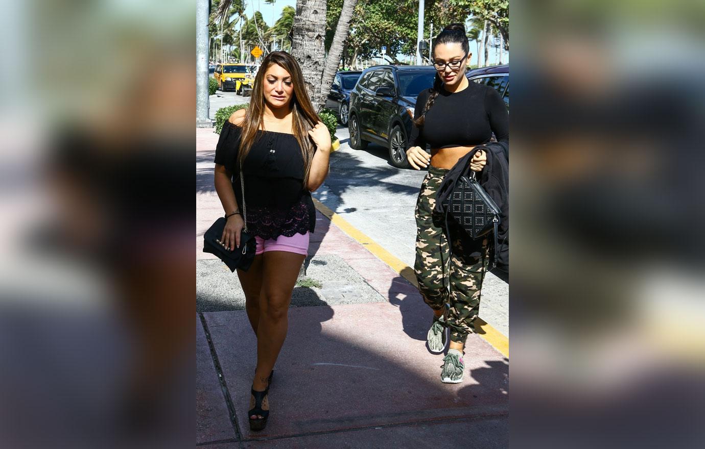 Marriage Problems? JWoww Gets Kiss From Mystery Man In Miami