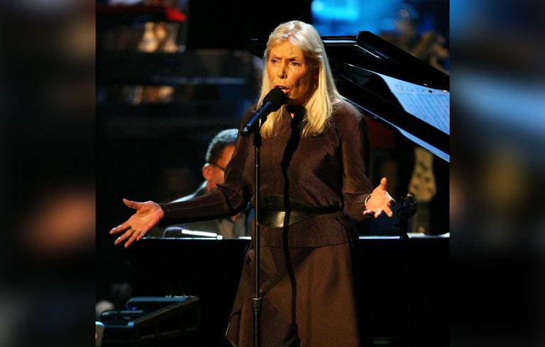 [Pics] Joni Mitchell In Wheelchair -- Singer Suffers Brain Aneurysm