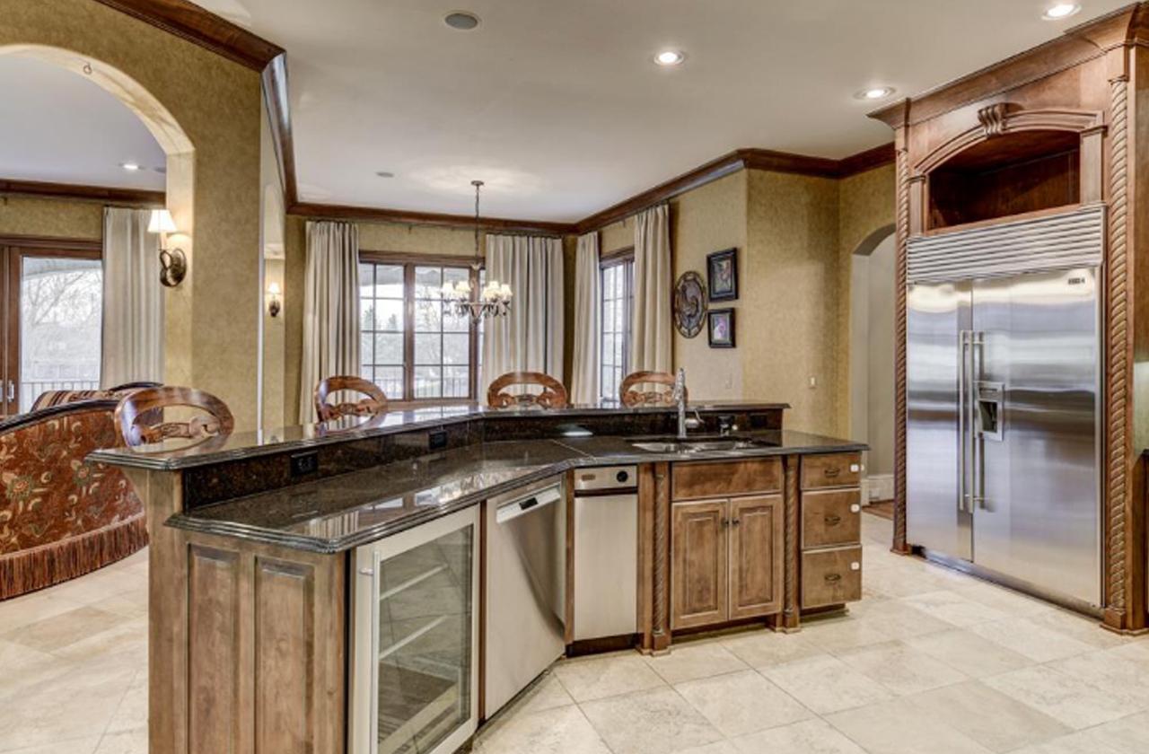 Carrie Underwood Selling Nashville Home Where Face Injury Happened