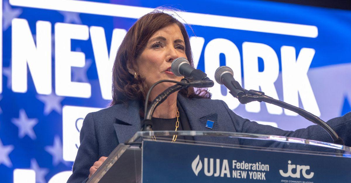 New York Governor Kathy Hochul Defends Attending Slain NYPD Officer's ...