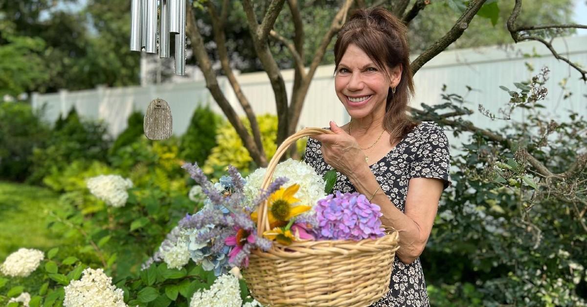 Golden Bachelorette: Theresa Nist Frolics in Swimsuit With Mystery Man ...