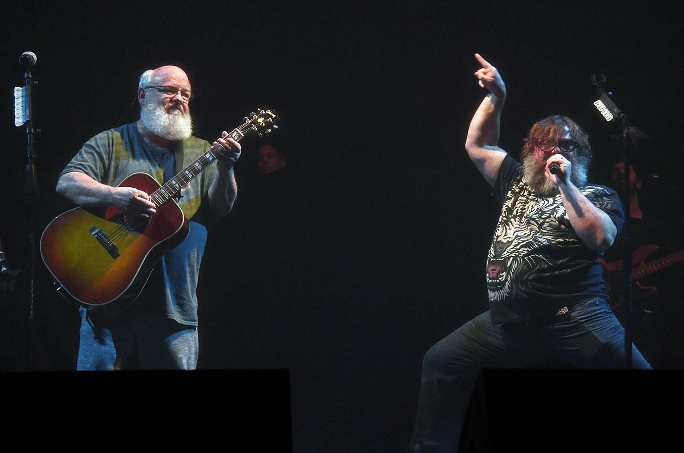 Jack Black Looks Unrecognizable With Huge Beard, Weight Gain During Las ...