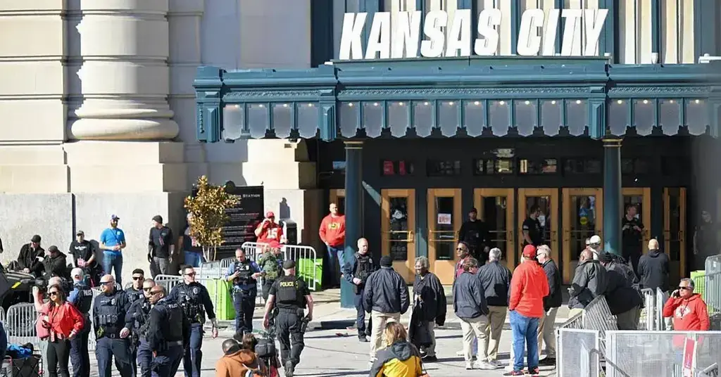 Mother of Kansas City Parade Shooting Suspect Lyndell Mays Launches ...