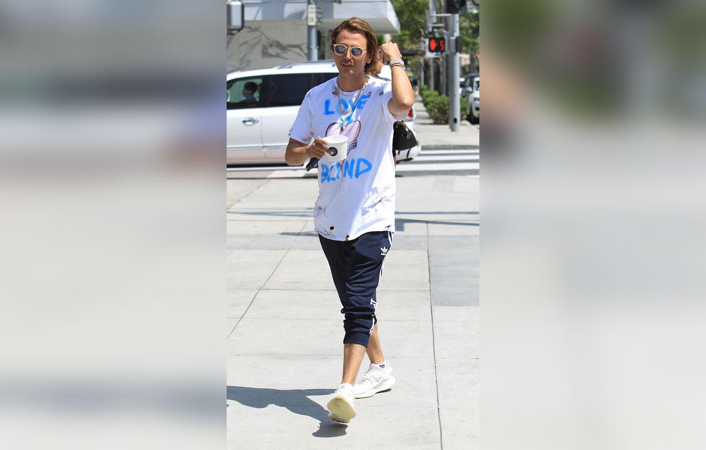 [PICS] Jonathan Cheban $500k Bling Jewelry -- Foodgod Eating Ice Cream ...