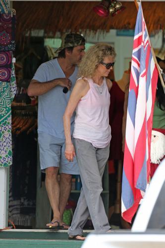 Just Married? Kim Basinger & Boyfriend Seen With Matching Rings
