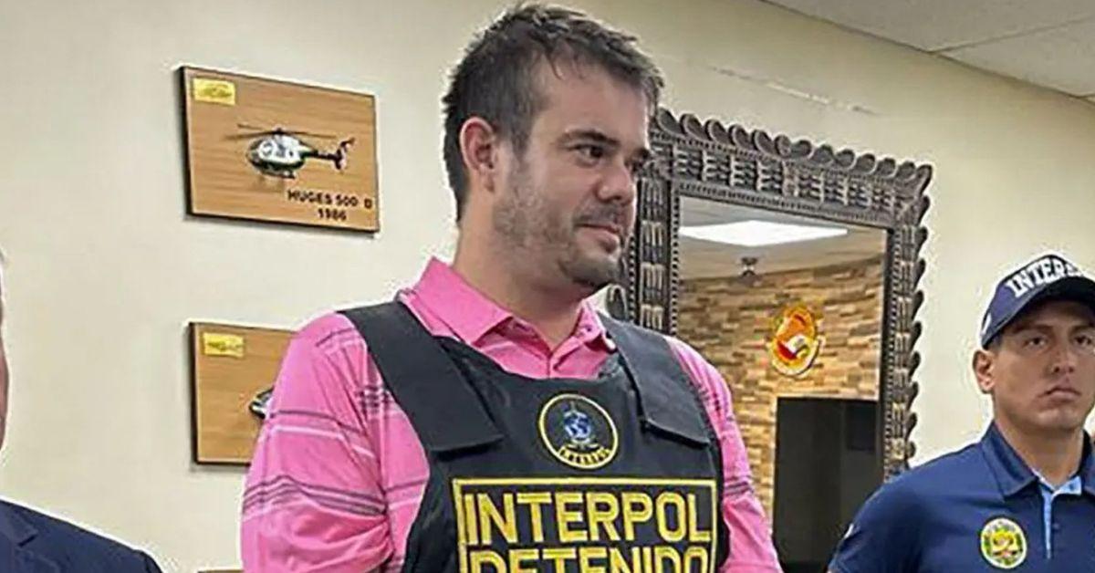 Joran van der Sloot Smiles In Video With Prison Soccer Team, Doing ...