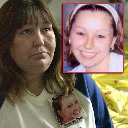 Rescued Cleveland Kidnap Victim Amanda Berry Visits Mother's Grave