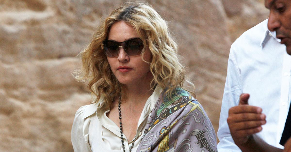 Madonna's Using Anti-aging Rejuvenation Chamber to Recover After Health ...