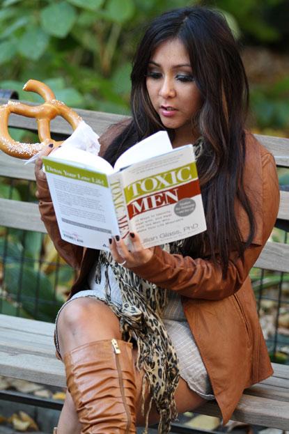EXCLUSIVE: Snooki Reads Self-Help Book, Expert Rates Her Choice In Men