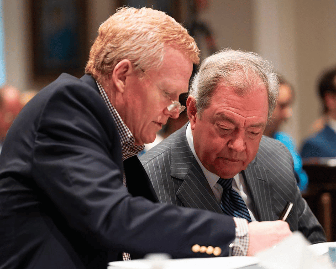 Alex Murdaugh's Defense Attorney Points Rifle At Prosecution, Says It's ...