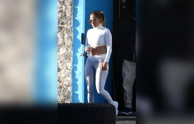 Jennifer Lopez Flaunts Curves Workout In Miami