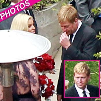 Jessica And Joe Simpson Have Happy Reunion At CaCee Cobb Wedding