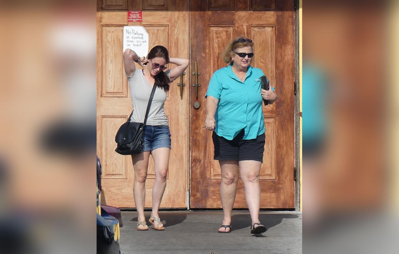 [PICS] Casey Anthony Spotted At Florida Bar