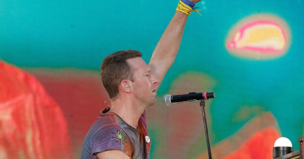 Dakota Johnson Pushing For Kids With Longtime BF Chris Martin: Source