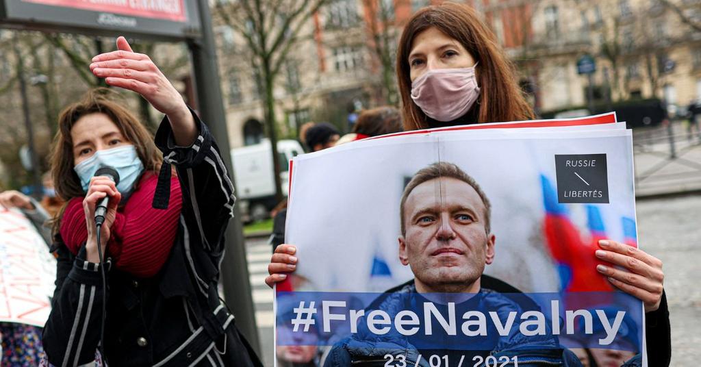 Putin Critic 'Poisoned' With Cancer-Causing 'Heavy Metal Salts' Putin Critic 'Poisoned' With Cancer-Causing 'Heavy Metal Salts'