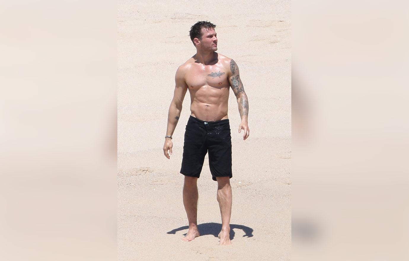 Ryan Phillippe – Reese Witherspoon’s Ex Shows Off Hot Body During ...