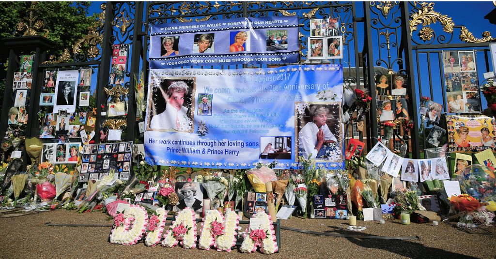 Mohamed Al Fayed, Father of Princess Diana's Partner Dodi, Dead at 94