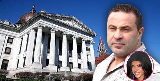 Now That’s A Loyal Wife! Teresa Giudice Might Testify For Hubby Joe At ...