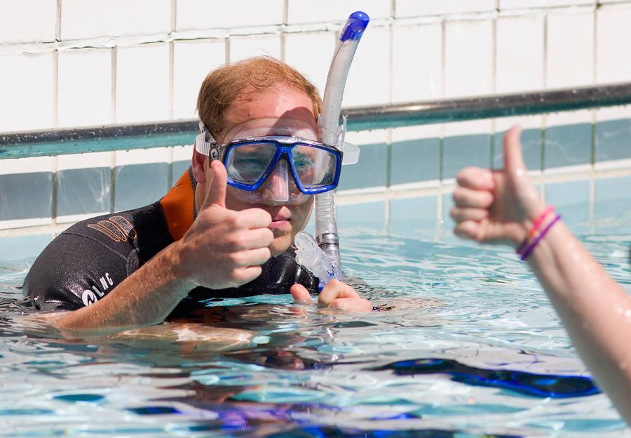 Scuba Diving Royalty! Prince William (Wet) Suits Up To Become President ...