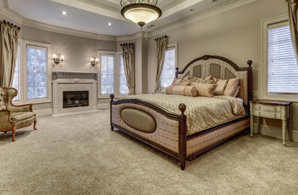 Carrie Underwood Selling Nashville Home Where Face Injury Happened