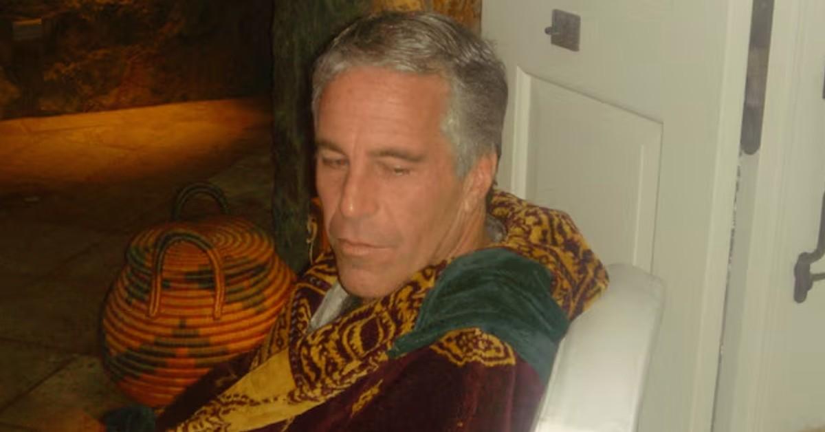 Epstein Sent Bodyguard to 'Intimidate' Photographer and Kill Story