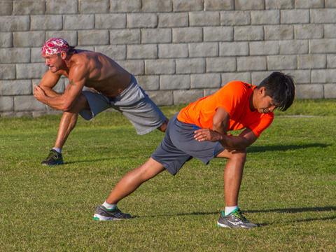 48 & Looking Great! Birthday Boy Tim McGraw Defies Age With Eight-Pack ...