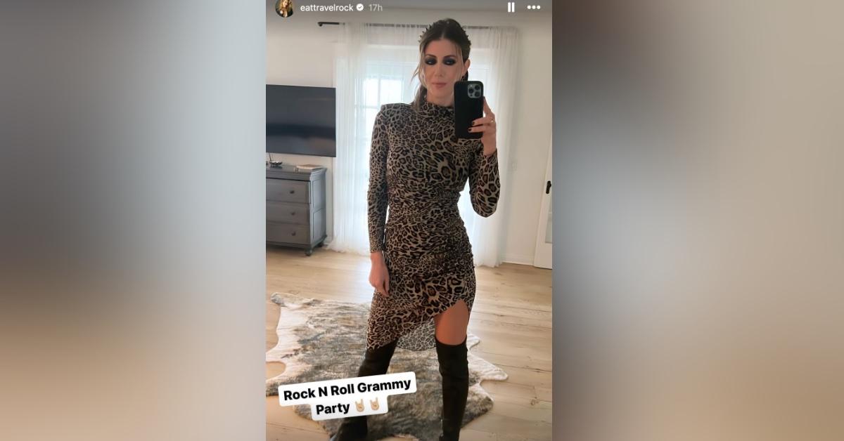 Bob Sagets Widow Kelly Rizzo Moves On With Actor Breckin Meyer 2 Years After Comedians