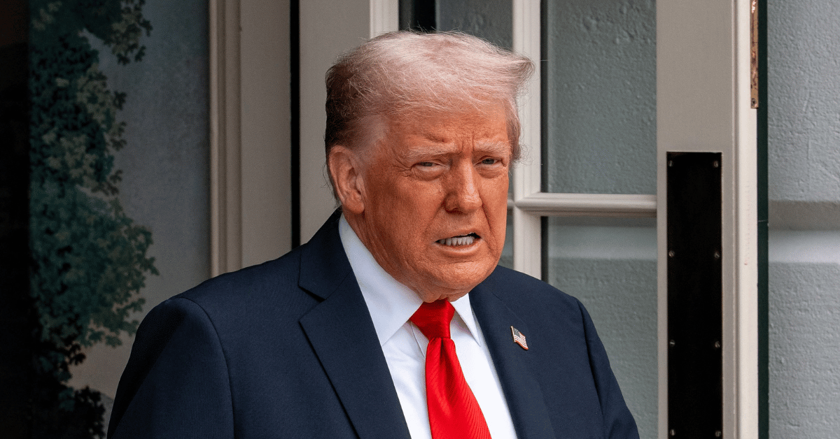 Trump Confidantes Explode in 'Near-violent Blowup' at Exclusive Dinner