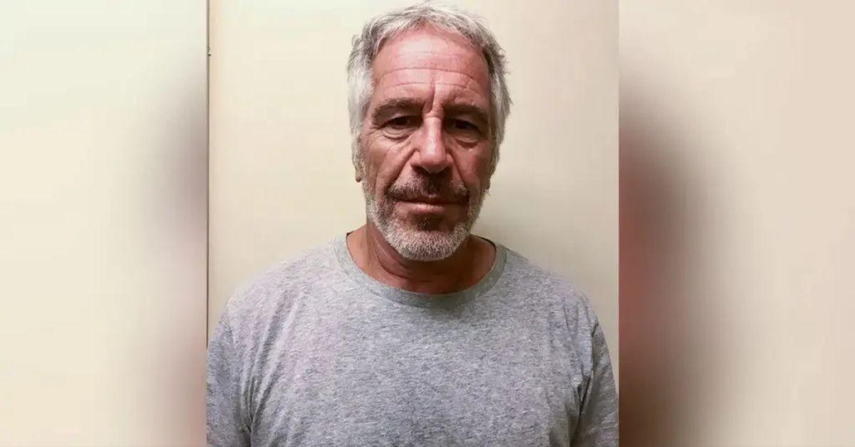 Federal Prosecutor Says Trump Should Be 'Nervous' After Epstein Emails