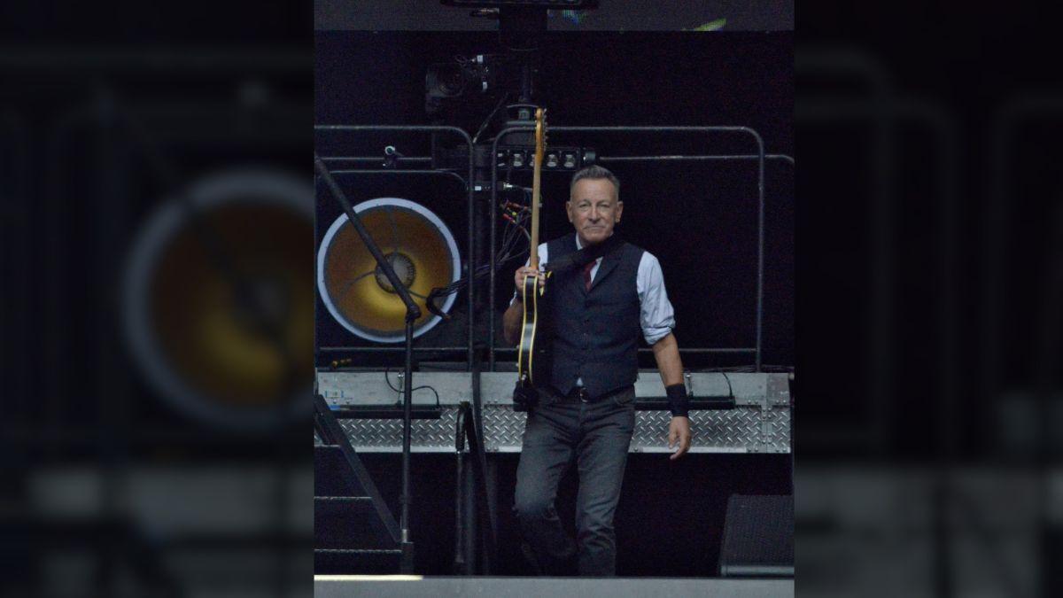 Bruce Springsteen Sparks Health Fears As He Pushes Too Hard