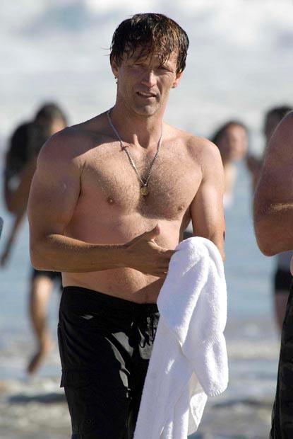 PHOTOS: No Ring, No Worries! Newlywed Stephen Moyer Shirtless In Venice Beach
