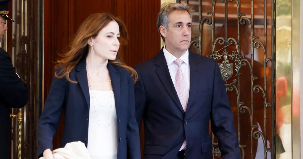 Trump Attorney Tries to Block Photo Evidence of Ex-prez and Bodyguard ...