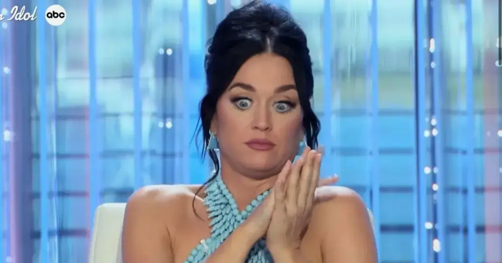 Katy Perry Has Prop Malfunction During San Francisco Show