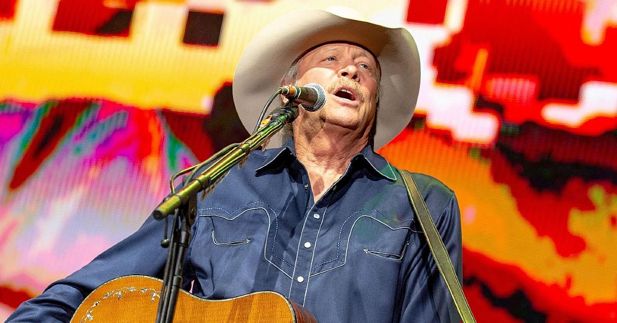 EXCLUSIVE: Alan Jackson Quitting Touring Following Final Farewell