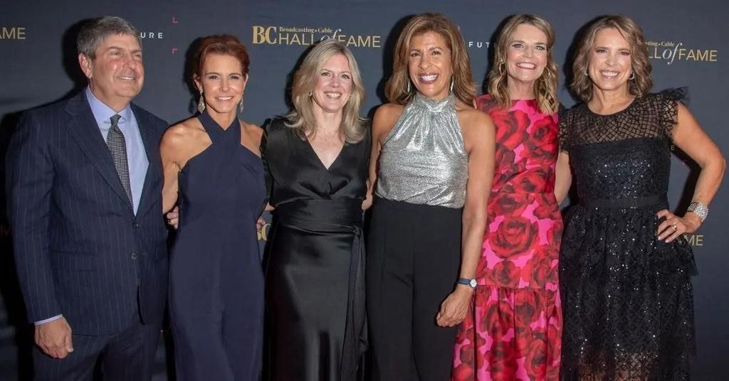 CNBC 'Parts Ways' With Anchor Who Accused CEO Jeff Shell of Sexual ...