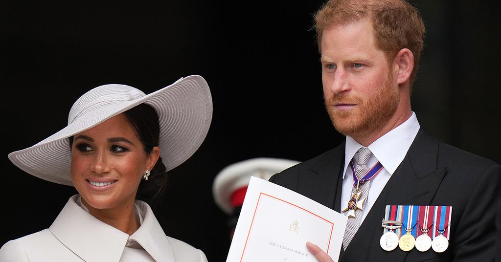 Kate Middleton Flashes A Smile After Prince Harry Falls Off Horse ...