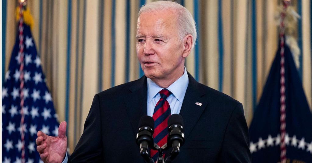 Joe Biden Had Secret Note Cards to Remind Him Who Important People Were