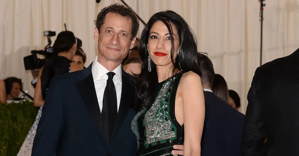 Anthony Weiner Attends Charity Dinner With Estranged Ex Huma Abedin