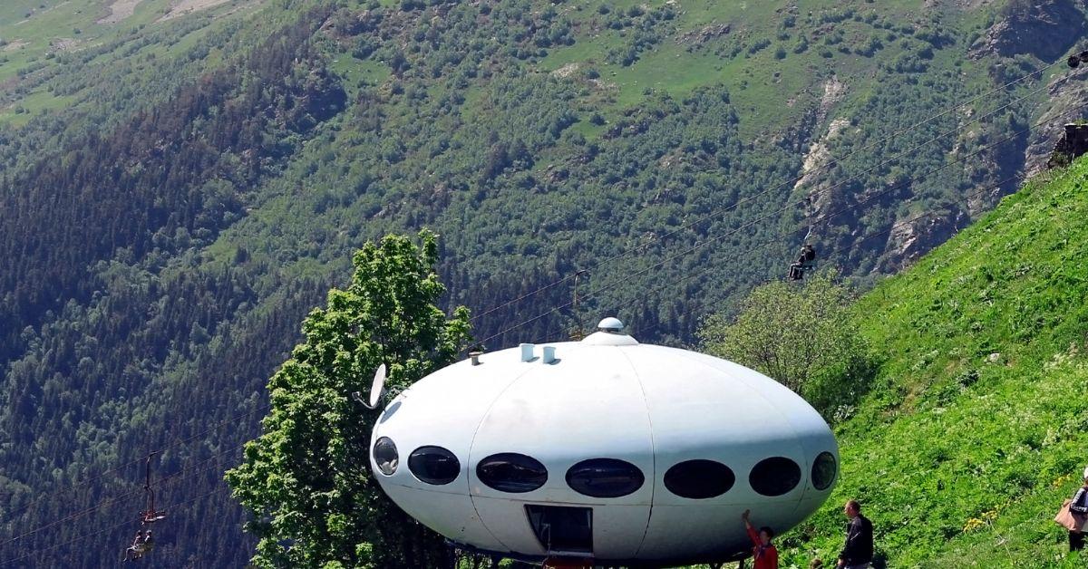 Mysterious UFOs Swarm Ohio Base With Ties to Roswell Compound Revealed
