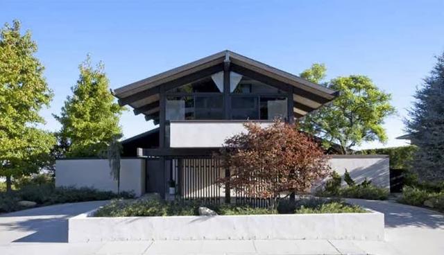 'Parks And Recreation' Star Aziz Ansari Nabs This $2.7 Million Home
