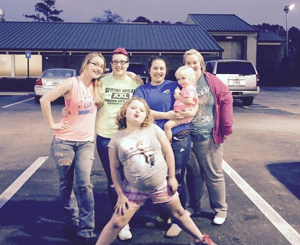 The Return Of Honey Boo Boo! 10 Photos Of Mama June's Happy Family Reunion