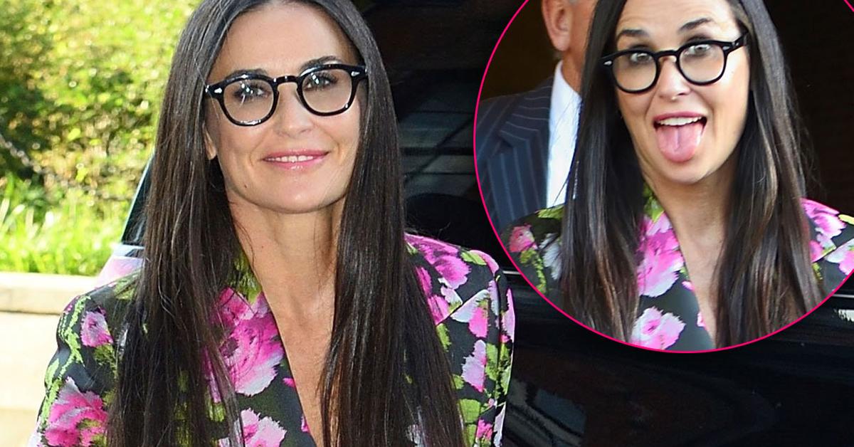 [PICS] Demi Moore Makes Wacky Faces After Losing Front Teeth