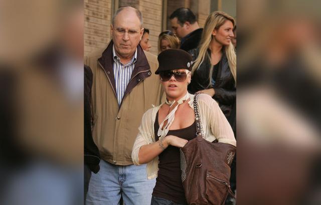 Pink's Dad Dies After Battle With Cancer