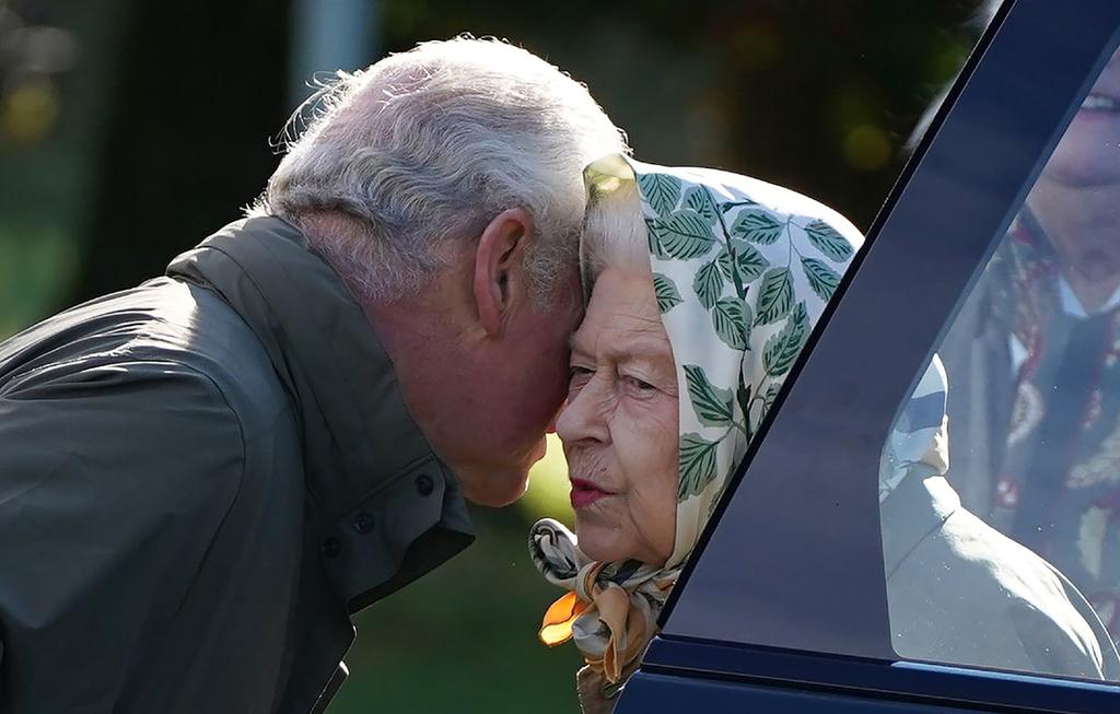 How John Lennon's Murder Led To Queen Elizabeth's Failed Assassination ...