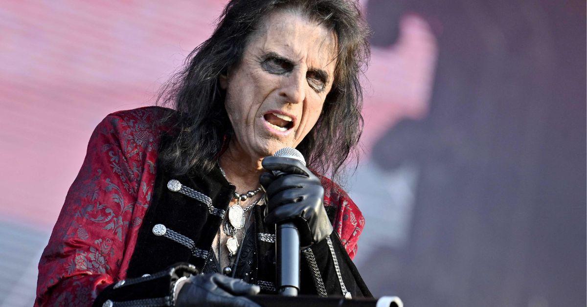 Alice Cooper Admits To Carrying Drugs, Says Johnny Depp Is Sober