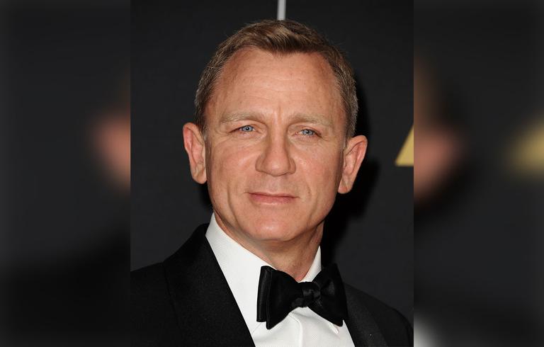 Daniel Craig Flaunts Freaky New Face After Plastic Surgery Disaster